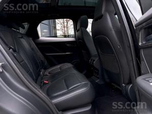 Black Jaguar F-Pace 2017 in Riga, with an engine capacity of 2.00 L and mileage of 149 thousand km for 15300 €, photo 11 on AUTOMOTO.COM.LV