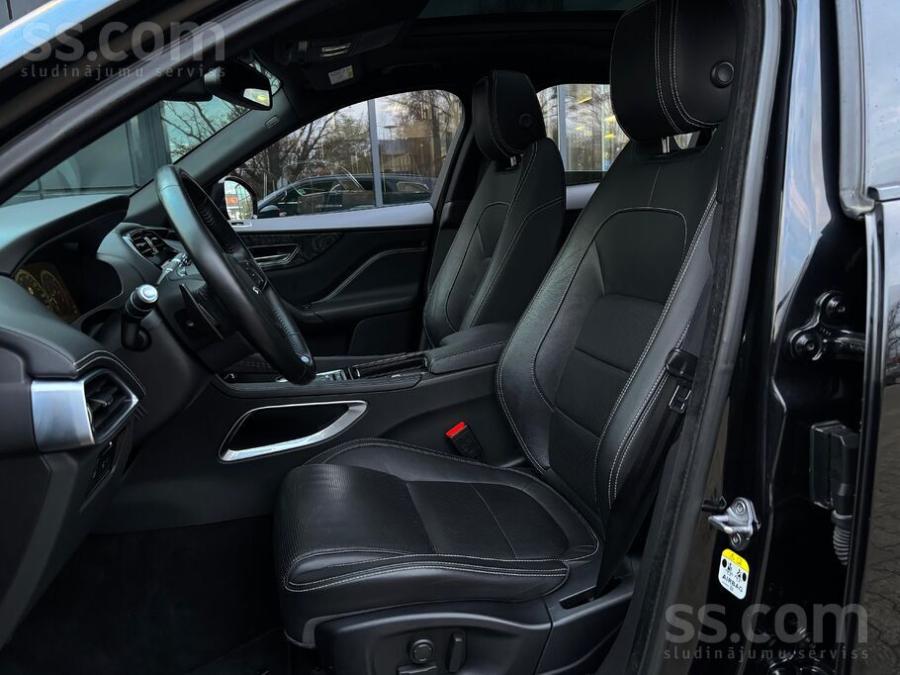 Black Jaguar F-Pace 2017 in Riga, with an engine capacity of 2.00 L and mileage of 149 thousand km for 15300 €, photo 14 on AUTOMOTO.COM.LV