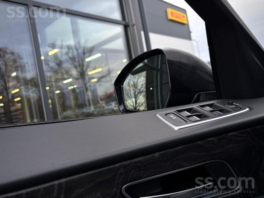 Black Jaguar F-Pace 2017 in Riga, with an engine capacity of 2.00 L and mileage of 149 thousand km for 15300 €, photo 15 on AUTOMOTO.COM.LV