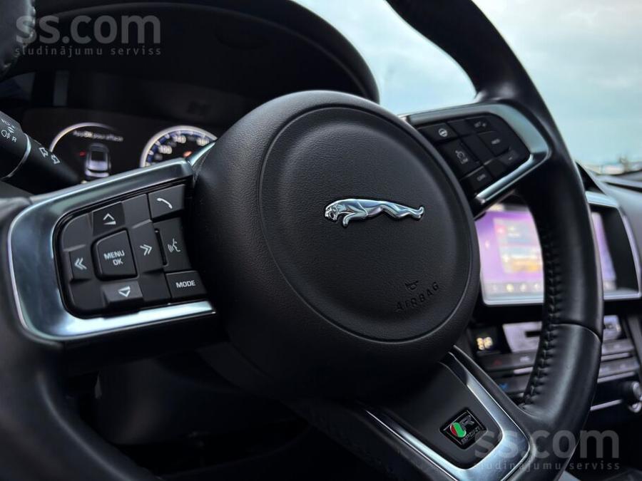 Black Jaguar F-Pace 2017 in Riga, with an engine capacity of 2.00 L and mileage of 149 thousand km for 15300 €, photo 17 on AUTOMOTO.COM.LV