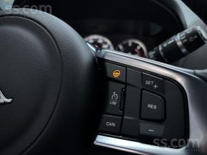 Black Jaguar F-Pace 2017 in Riga, with an engine capacity of 2.00 L and mileage of 149 thousand km for 15300 €, photo 19 on AUTOMOTO.COM.LV