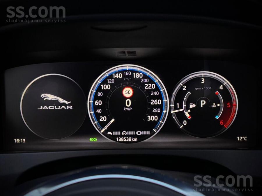 Black Jaguar F-Pace 2017 in Riga, with an engine capacity of 2.00 L and mileage of 149 thousand km for 15300 €, photo 23 on AUTOMOTO.COM.LV