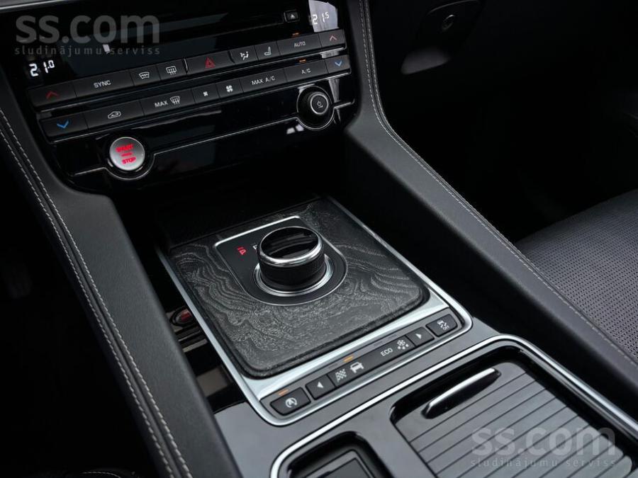 Black Jaguar F-Pace 2017 in Riga, with an engine capacity of 2.00 L and mileage of 149 thousand km for 15300 €, photo 28 on AUTOMOTO.COM.LV