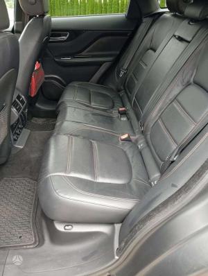 Черный Ягуар Ф-Пейс 2017 в Вильнюс, объемом двигателя 2.00 л и пробегом 150 тыс. км за 10400 €, фото 15 на AUTOMOTO.COM.LV