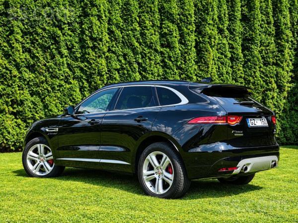 Black Jaguar F-Pace 2017 in Rezekne, with an engine capacity of 3.00 L and mileage of 199 thousand km for 19500 €, photo 5 on AUTOMOTO.COM.LV