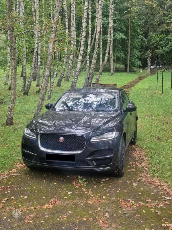 Jaguar F-Pace 2017 in Rietavas on AUTOMOTO.COM.LV Black Jaguar F-Pace 2017 in Rietavas, with an engine capacity of 2.00 L and mileage of 180 thousand km for 12999 €, photo 4 on AUTOMOTO.COM.LV