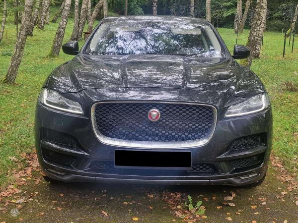 Jaguar F-Pace 2017 in Rietavas on AUTOMOTO.COM.LV Black Jaguar F-Pace 2017 in Rietavas, with an engine capacity of 2.00 L and mileage of 180 thousand km for 12999 €, photo 7 on AUTOMOTO.COM.LV