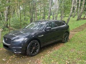 Black Jaguar F-Pace 2017 in Rietavas, with an engine capacity of 2.00 L and mileage of 180 thousand km for 12999 €, photo 8 on AUTOMOTO.COM.LV