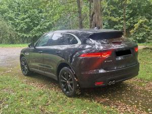 Black Jaguar F-Pace 2017 in Rietavas, with an engine capacity of 2.00 L and mileage of 180 thousand km for 12999 €, photo 11 on AUTOMOTO.COM.LV