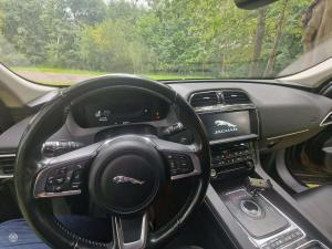 Black Jaguar F-Pace 2017 in Rietavas, with an engine capacity of 2.00 L and mileage of 180 thousand km for 12999 €, photo 15 on AUTOMOTO.COM.LV