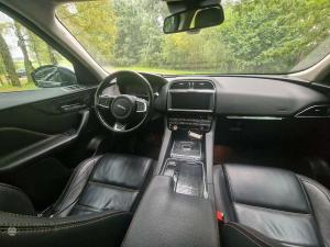 Black Jaguar F-Pace 2017 in Rietavas, with an engine capacity of 2.00 L and mileage of 180 thousand km for 12999 €, photo 20 on AUTOMOTO.COM.LV