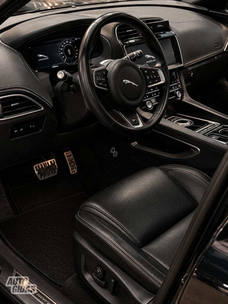 Melns Jaguar F-Pace 2017 Viļņa, ar dzinēja tilpumu 2.00 L un nobraukumu 172 tūkst. km par 15900 €, foto 6 vietnē AUTOMOTO.COM.LV