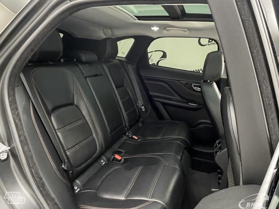 Black Jaguar F-Pace 2018 in Avizieniai, with an engine capacity of 2.00 L and mileage of 173 thousand km for 19900 €, photo 13 on AUTOMOTO.COM.LV