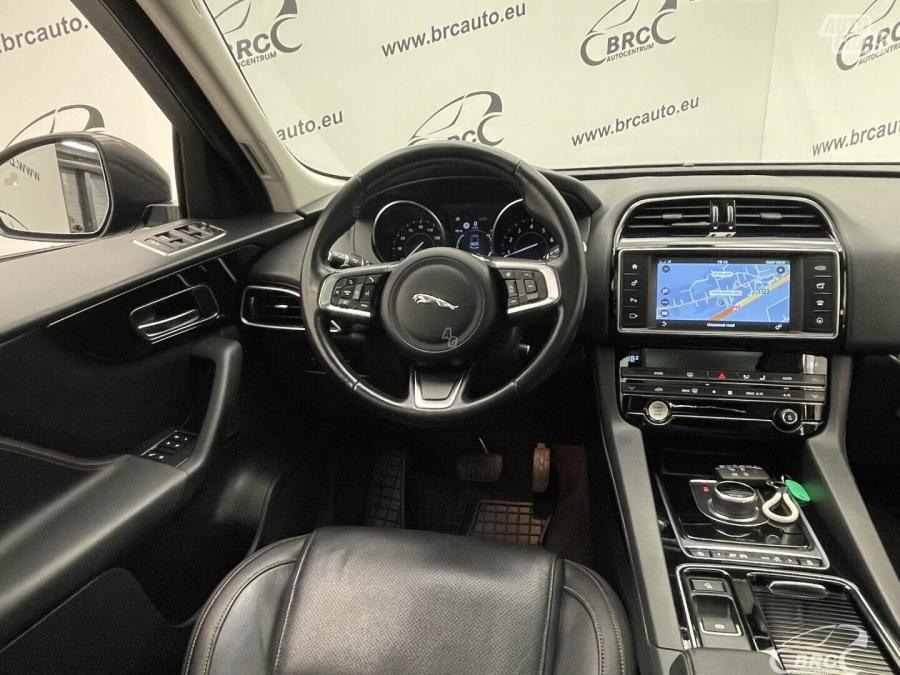 Black Jaguar F-Pace 2018 in Avizieniai, with an engine capacity of 2.00 L and mileage of 173 thousand km for 19900 €, photo 15 on AUTOMOTO.COM.LV