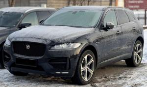 Black Jaguar F-Pace 2018 in Panevezys, with an engine capacity of 2.00 L and mileage of 120 thousand km for 9950 €, photo  on AUTOMOTO.COM.LV
