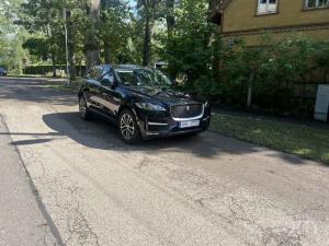 Melns Jaguar F-Pace 2018 Rīga, ar dzinēja tilpumu 2.00 L un nobraukumu 117 tūkst. km par 20000 €, foto  vietnē AUTOMOTO.COM.LV