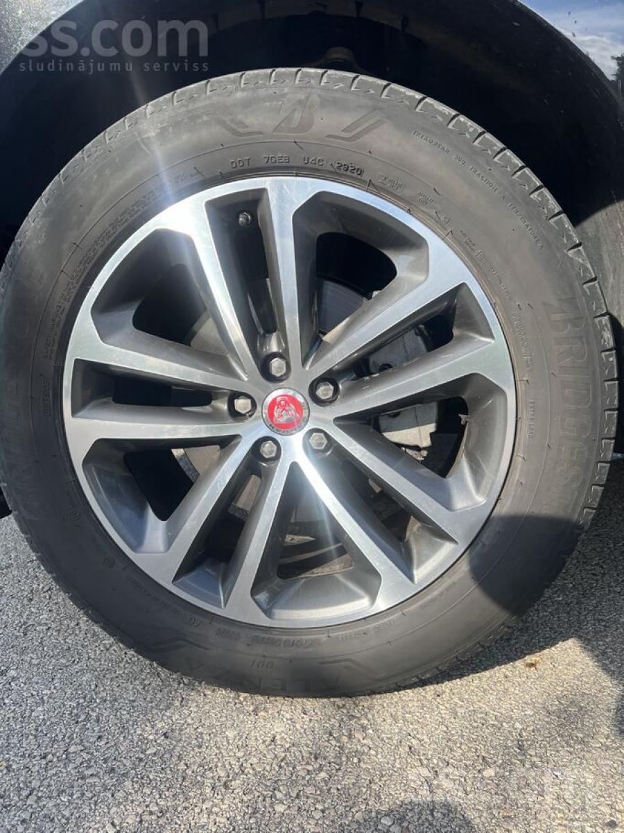 Melns Jaguar F-Pace 2018 Rīga, ar dzinēja tilpumu 2.00 L un nobraukumu 117 tūkst. km par 20000 €, foto 11 vietnē AUTOMOTO.COM.LV