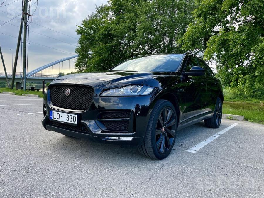 Black Jaguar F-Pace 2018 in Riga, with an engine capacity of 2.00 L and mileage of 167 thousand km for 18700 €, photo 1 on AUTOMOTO.COM.LV