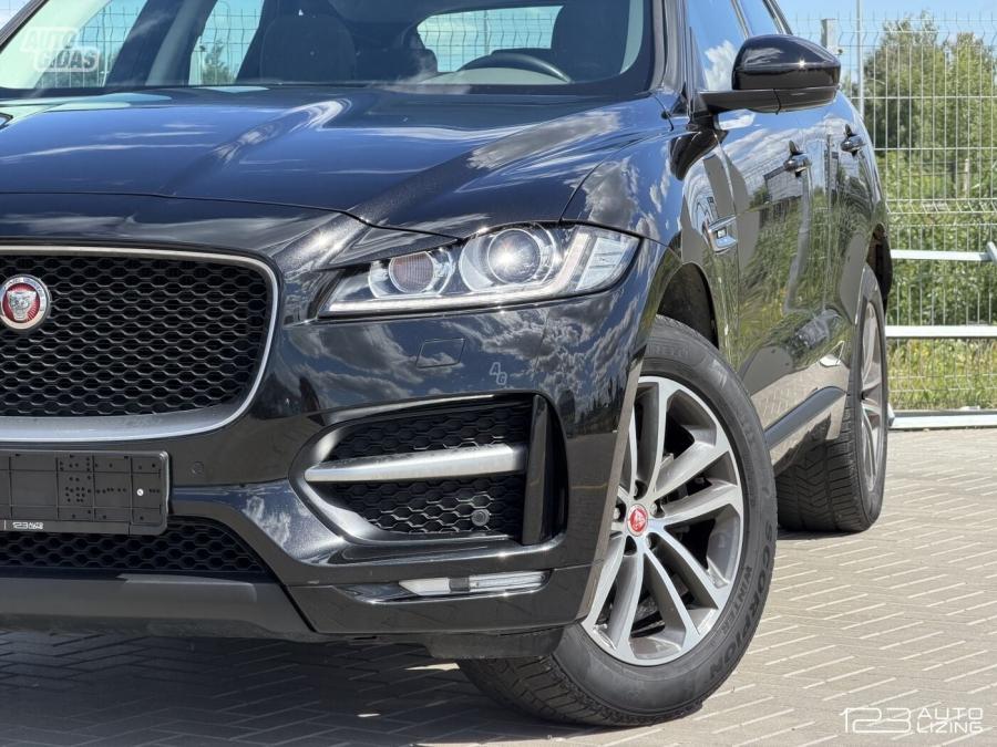 Melns Jaguar F-Pace 2018 Tauragė, ar dzinēja tilpumu 2.00 L un nobraukumu 162 tūkst. km par 12300 €, foto 4 vietnē AUTOMOTO.COM.LV