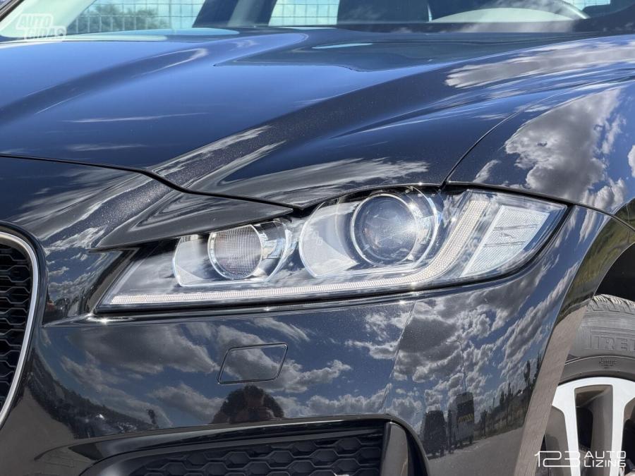 Melns Jaguar F-Pace 2018 Tauragė, ar dzinēja tilpumu 2.00 L un nobraukumu 162 tūkst. km par 12300 €, foto 5 vietnē AUTOMOTO.COM.LV
