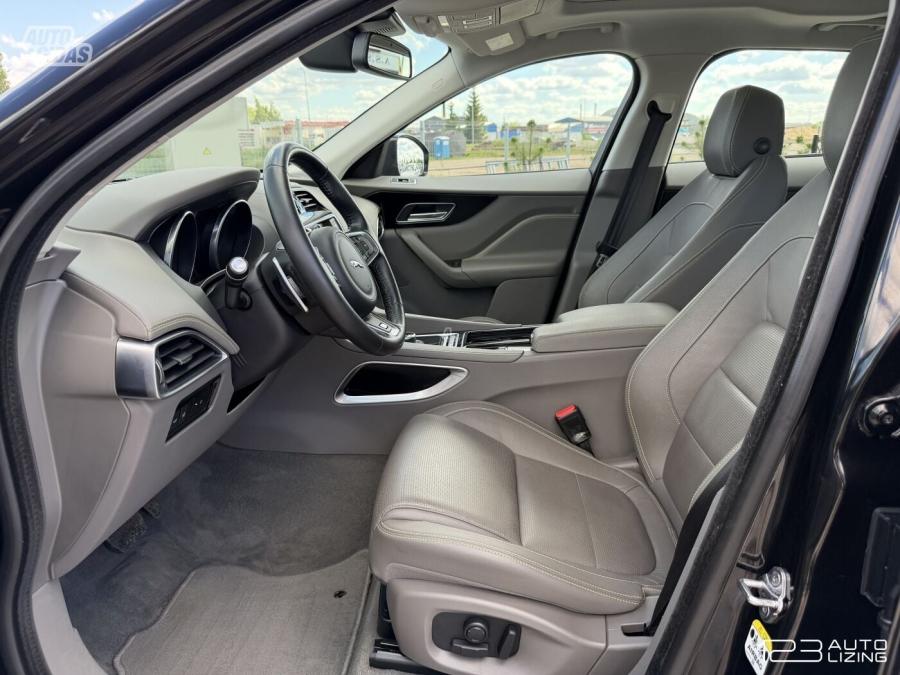 Melns Jaguar F-Pace 2018 Tauragė, ar dzinēja tilpumu 2.00 L un nobraukumu 162 tūkst. km par 12300 €, foto 14 vietnē AUTOMOTO.COM.LV