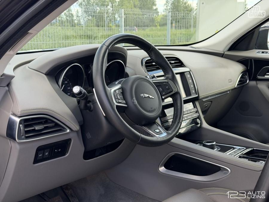 Melns Jaguar F-Pace 2018 Tauragė, ar dzinēja tilpumu 2.00 L un nobraukumu 162 tūkst. km par 12300 €, foto 15 vietnē AUTOMOTO.COM.LV