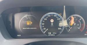 Black Jaguar F-Pace 2018 in Kaunas, with an engine capacity of 2.00 L and mileage of 200 thousand km for 6350 €, photo 14 on AUTOMOTO.COM.LV