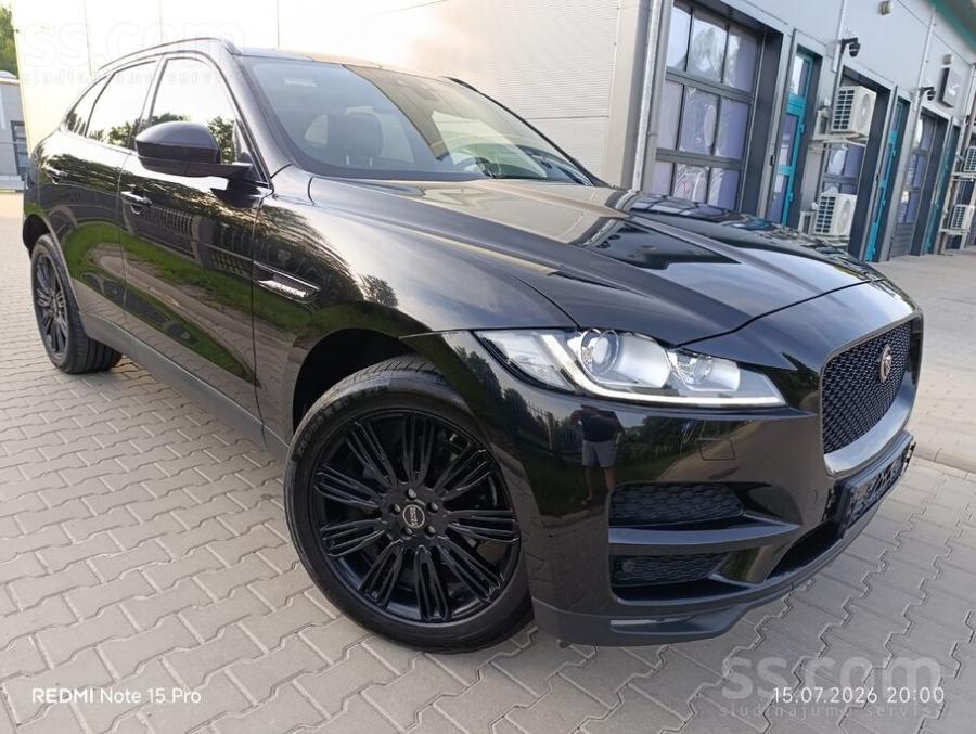 Black Jaguar F-Pace 2018 in Riga, with an engine capacity of 2.00 L and mileage of 160 thousand km for 12990 €, photo 3 on AUTOMOTO.COM.LV