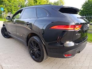 Black Jaguar F-Pace 2018 in Riga, with an engine capacity of 2.00 L and mileage of 160 thousand km for 12990 €, photo 5 on AUTOMOTO.COM.LV
