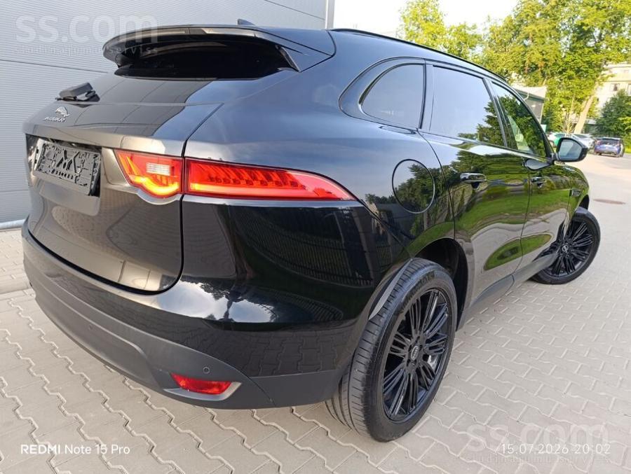 Black Jaguar F-Pace 2018 in Riga, with an engine capacity of 2.00 L and mileage of 160 thousand km for 12990 €, photo 7 on AUTOMOTO.COM.LV