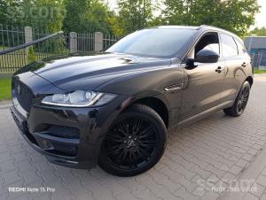 Black Jaguar F-Pace 2018 in Riga, with an engine capacity of 2.00 L and mileage of 160 thousand km for 12990 €, photo 8 on AUTOMOTO.COM.LV