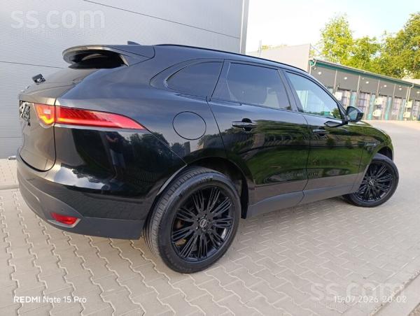 Black Jaguar F-Pace 2018 in Riga, with an engine capacity of 2.00 L and mileage of 160 thousand km for 12990 €, photo 8 on AUTOMOTO.COM.LV