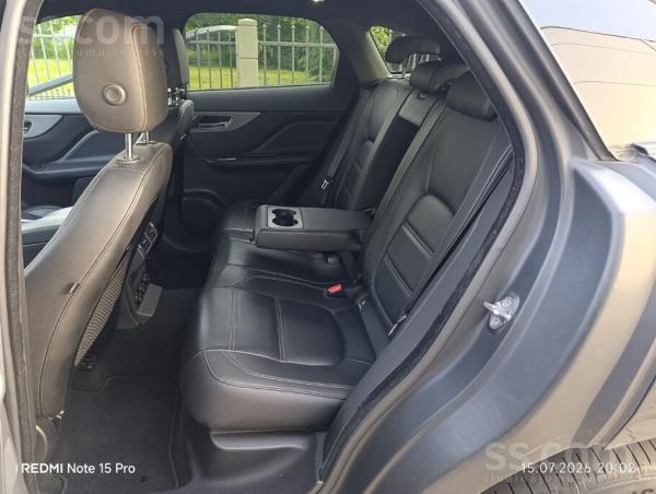 Black Jaguar F-Pace 2018 in Riga, with an engine capacity of 2.00 L and mileage of 160 thousand km for 12990 €, photo 10 on AUTOMOTO.COM.LV