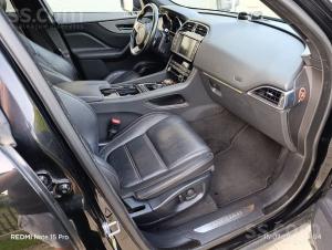 Black Jaguar F-Pace 2018 in Riga, with an engine capacity of 2.00 L and mileage of 160 thousand km for 12990 €, photo 18 on AUTOMOTO.COM.LV