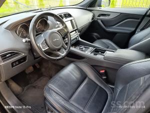 Black Jaguar F-Pace 2018 in Riga, with an engine capacity of 2.00 L and mileage of 160 thousand km for 12990 €, photo 21 on AUTOMOTO.COM.LV