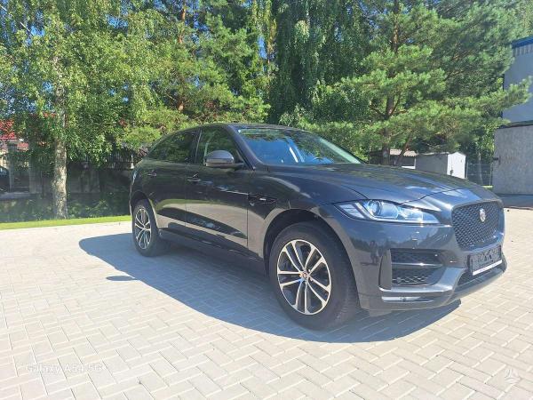 Black Jaguar F-Pace 2018 in Kaunas, with an engine capacity of 2.00 L and mileage of 189 thousand km for 12350 €, photo 1 on AUTOMOTO.COM.LV