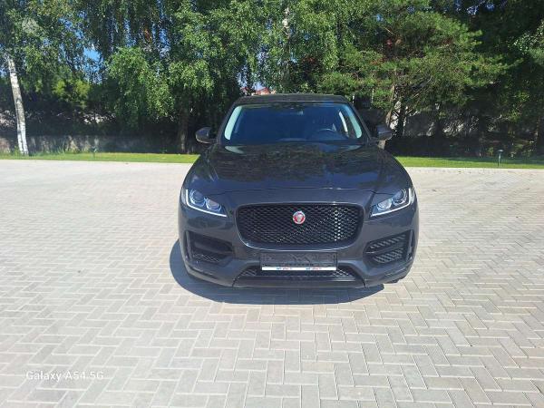 Black Jaguar F-Pace 2018 in Kaunas, with an engine capacity of 2.00 L and mileage of 189 thousand km for 12350 €, photo 3 on AUTOMOTO.COM.LV