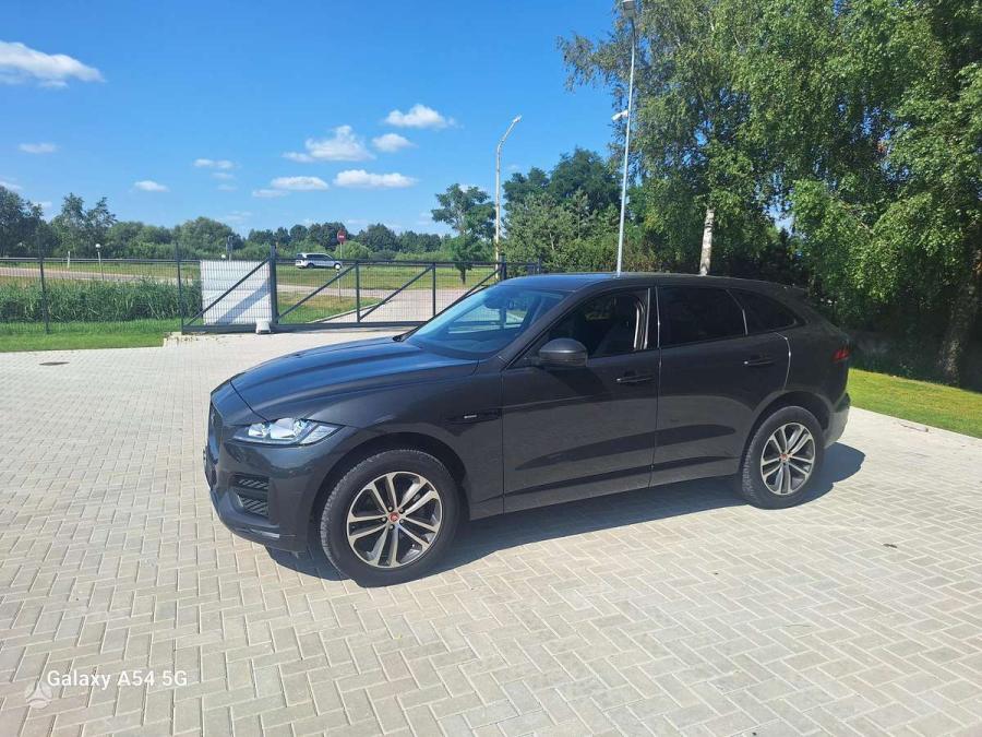 Black Jaguar F-Pace 2018 in Kaunas, with an engine capacity of 2.00 L and mileage of 189 thousand km for 12350 €, photo 7 on AUTOMOTO.COM.LV