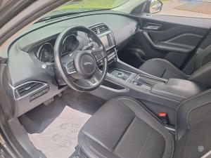 Black Jaguar F-Pace 2018 in Kaunas, with an engine capacity of 2.00 L and mileage of 189 thousand km for 12350 €, photo 13 on AUTOMOTO.COM.LV