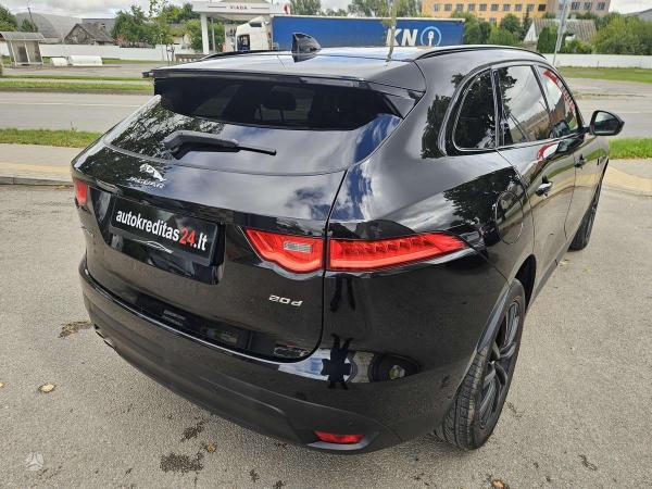 Melns Jaguar F-Pace 2018 Šauļi, ar dzinēja tilpumu 2.00 L un nobraukumu 224 tūkst. km par 13450 €, foto 4 vietnē AUTOMOTO.COM.LV