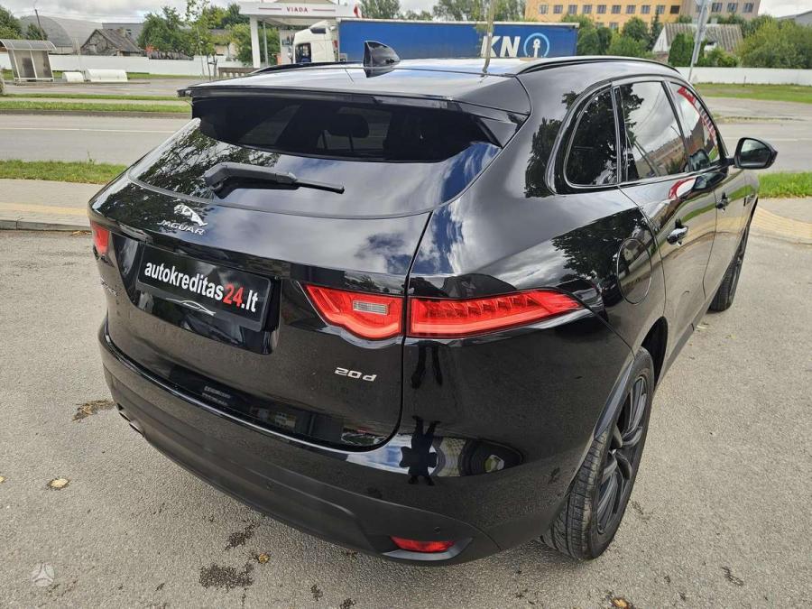 Melns Jaguar F-Pace 2018 Šauļi, ar dzinēja tilpumu 2.00 L un nobraukumu 224 tūkst. km par 13450 €, foto 5 vietnē AUTOMOTO.COM.LV