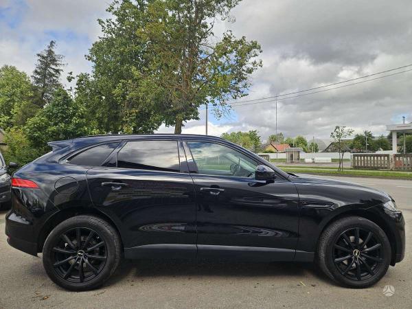 Melns Jaguar F-Pace 2018 Šauļi, ar dzinēja tilpumu 2.00 L un nobraukumu 224 tūkst. km par 13450 €, foto 6 vietnē AUTOMOTO.COM.LV