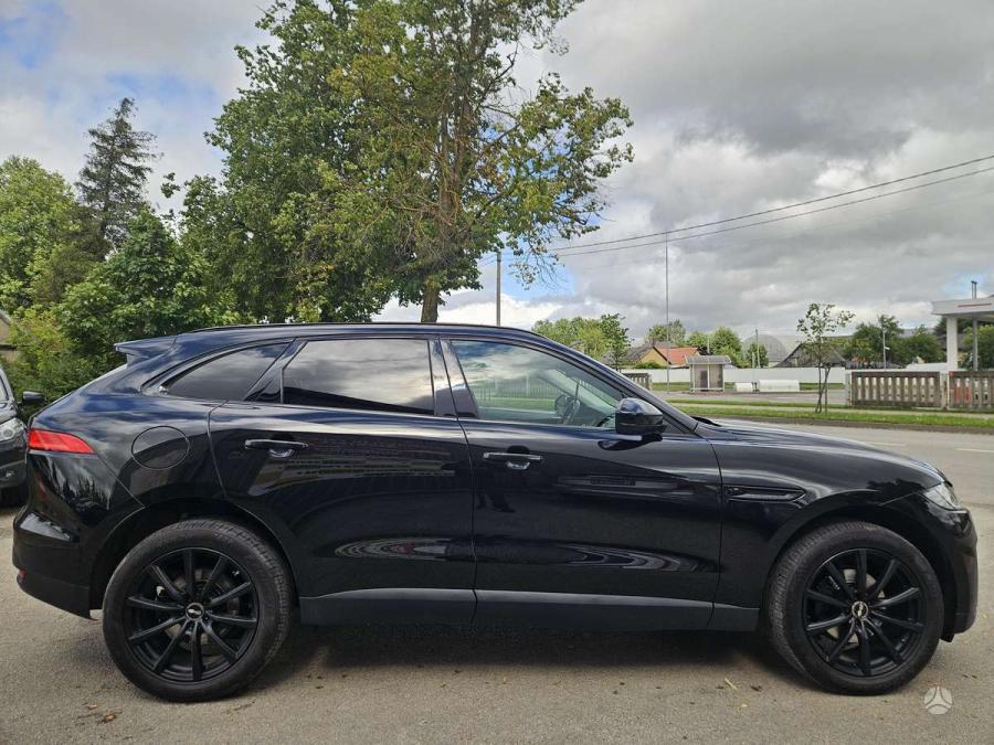 Melns Jaguar F-Pace 2018 Šauļi, ar dzinēja tilpumu 2.00 L un nobraukumu 224 tūkst. km par 13450 €, foto 7 vietnē AUTOMOTO.COM.LV