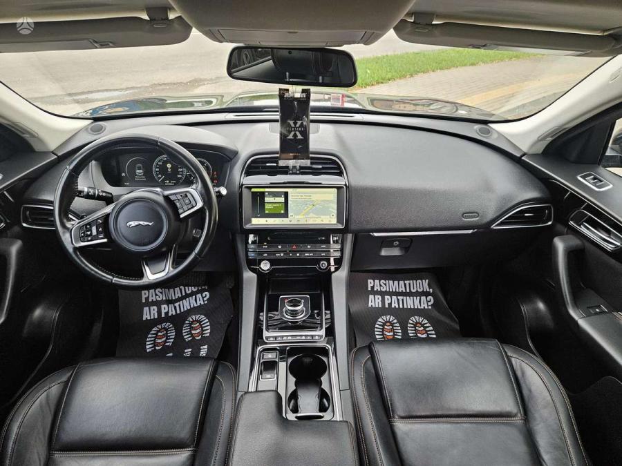 Melns Jaguar F-Pace 2018 Šauļi, ar dzinēja tilpumu 2.00 L un nobraukumu 224 tūkst. km par 13450 €, foto 13 vietnē AUTOMOTO.COM.LV