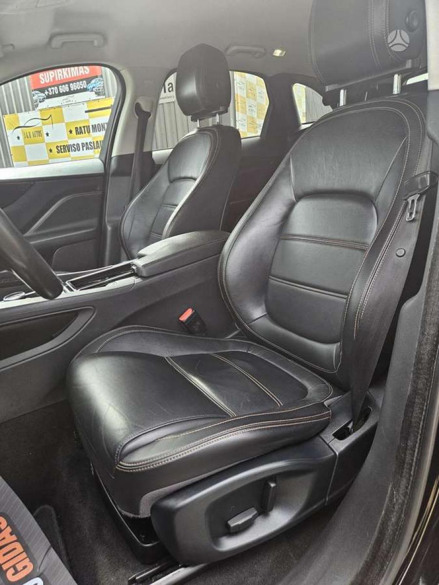 Melns Jaguar F-Pace 2018 Šauļi, ar dzinēja tilpumu 2.00 L un nobraukumu 224 tūkst. km par 13450 €, foto 17 vietnē AUTOMOTO.COM.LV