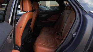 Melns Jaguar F-Pace 2018 Viļņa, ar dzinēja tilpumu 2.00 L un nobraukumu 149 tūkst. km par 18000 €, foto 7 vietnē AUTOMOTO.COM.LV