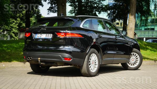 Melns Jaguar F-Pace 2018 Rīga, ar dzinēja tilpumu 2.00 L un nobraukumu 148 tūkst. km par 13950 €, foto 5 vietnē AUTOMOTO.COM.LV