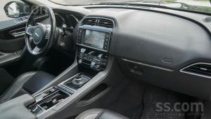 Melns Jaguar F-Pace 2018 Rīga, ar dzinēja tilpumu 2.00 L un nobraukumu 148 tūkst. km par 13950 €, foto 14 vietnē AUTOMOTO.COM.LV