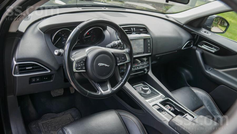 Melns Jaguar F-Pace 2018 Rīga, ar dzinēja tilpumu 2.00 L un nobraukumu 148 tūkst. km par 13950 €, foto 15 vietnē AUTOMOTO.COM.LV