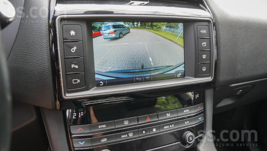 Melns Jaguar F-Pace 2018 Rīga, ar dzinēja tilpumu 2.00 L un nobraukumu 148 tūkst. km par 13950 €, foto 20 vietnē AUTOMOTO.COM.LV